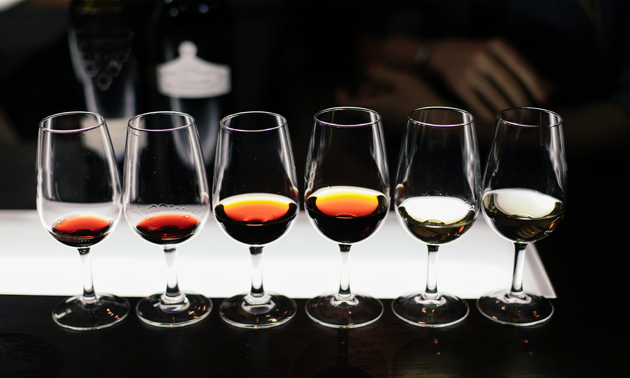 Unia 12, Proeverij van sterke drank + hapjes bij Unia 12 Spare 47% in Friesland mit Uit eten in ...