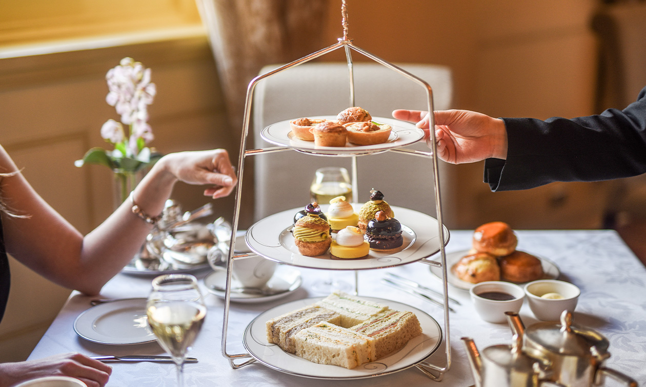 Amai Bistro, Breakfast high tea of English high tea bespaar 35% in ...